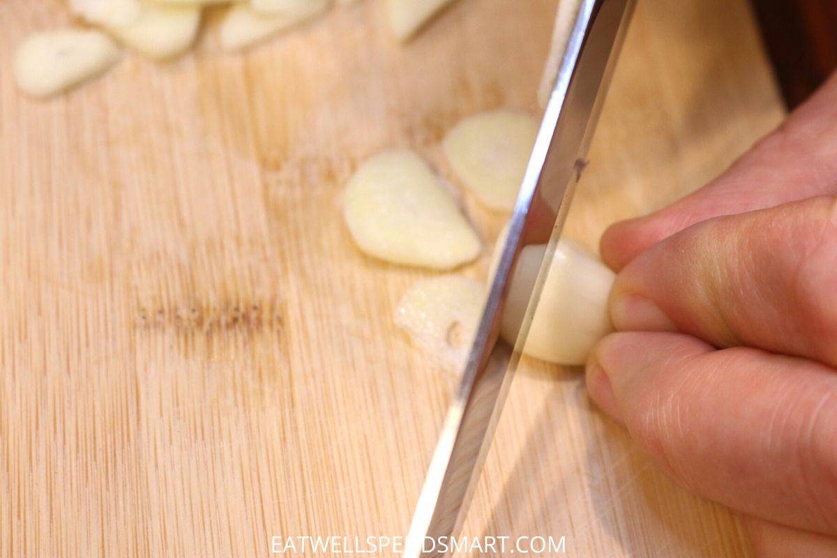 How to slice garlic: simple cooking tutorial - Eat Well Spend Smart